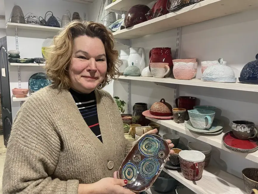 Keramiķe Antra Mazika par māla fenomenu: Kāpēc veidošana sniedz brīvību ...